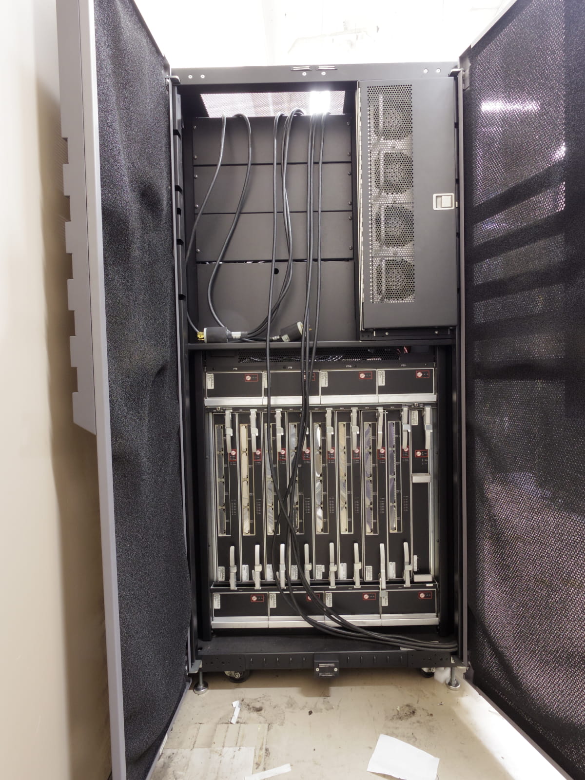 Sun Microsystems Starfire (Ultra Enterprise 10000だと思うんだけど)